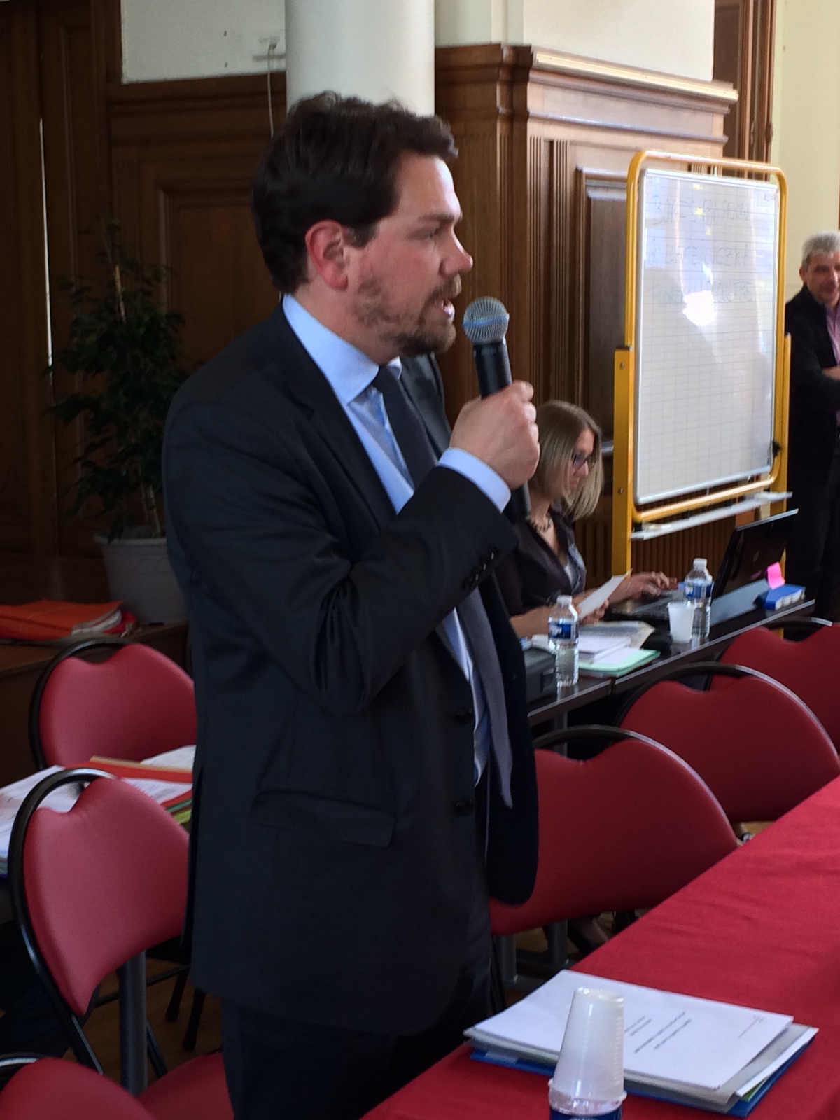 Radio 8 Ardennes | Charleville-Mézières : Les élus votent Radio 8 Ardennes | Charleville-Mézières : Les élus votent