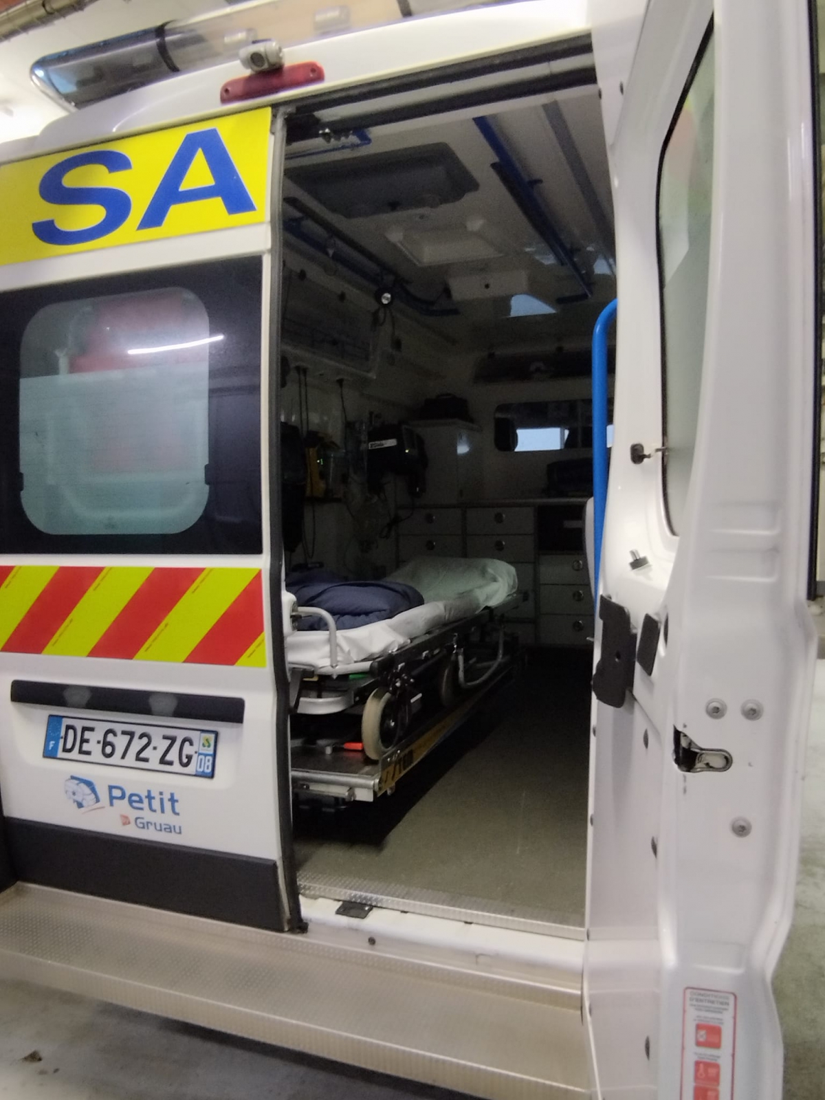 Radio 8 Ardennes | Un jeune conducteur en urgence absolue à la suite d'une collision avec un ...