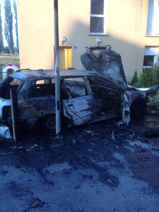 Radio 8 Ardennes | Sedan : un véhicule calciné après un rodéo